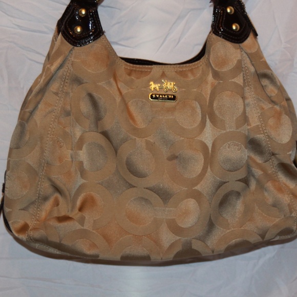 Coach | Bags | Coach Madison Maggie Signature 435 Vguc | Poshmark
